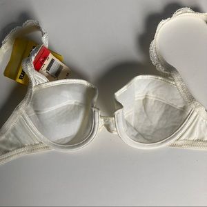 Wonderbra | Intimates & Sleepwear | Vintage Lace Wonderbra Size 34a Nwt ...